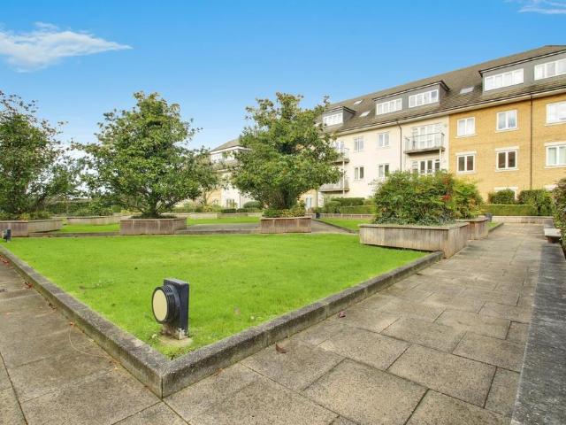 Burlington House, West Drayton UB7 1 bed apartment to rent £1,450 pcm £335 pw