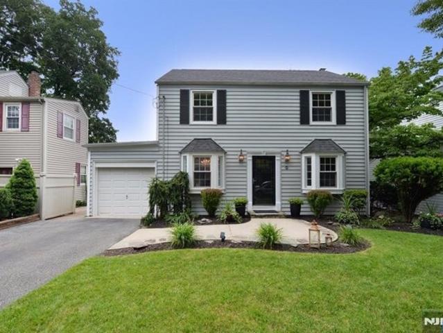Burlington Rd, Paramus, Home For Sale