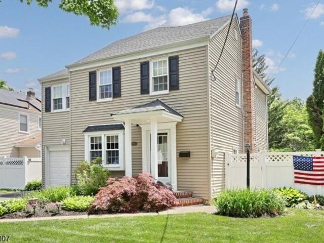 Burlington Rd, Paramus, Home For Sale