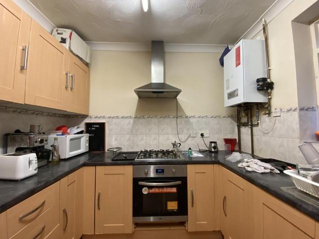 Burlington Road 4 bed terraced house to rent £1,695 pcm £391 pw
