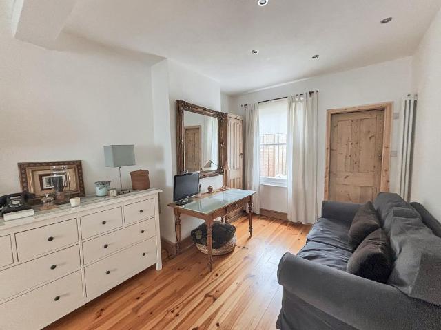 Burlington Road, Enfield EN2, Studio to rent, £1,300 pcm | PrimeLocation