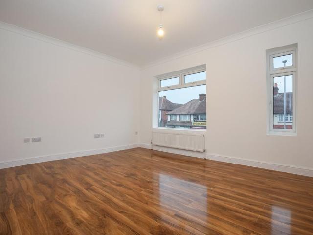 Burlington Road, KT3 1 bed flat to rent £1,370 pcm £316 pw