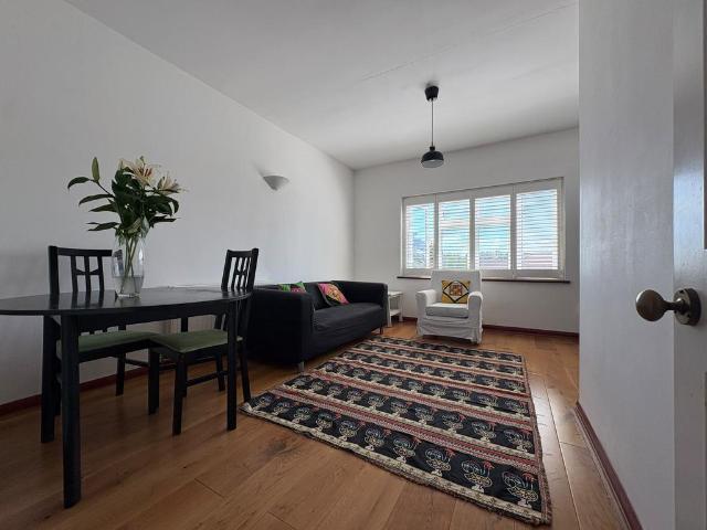 Burlington Road, Isleworth TW7 1 bed flat to rent £1,600 pcm £369 pw