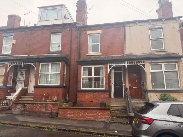 Burlington Road, Leeds LS11, 3 bed terraced house to rent, £995 pcm | PrimeLocation