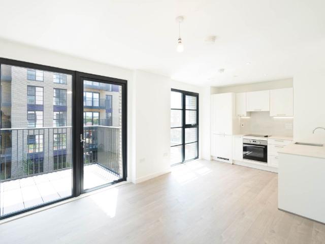 Burlington Road, New Malden KT3, 1 bed flat to rent, £1,900 pcm | PrimeLocation