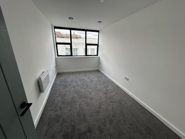 Burlington Square, Chesterfield S40, 1 bed flat to rent, £750 pcm | PrimeLocation