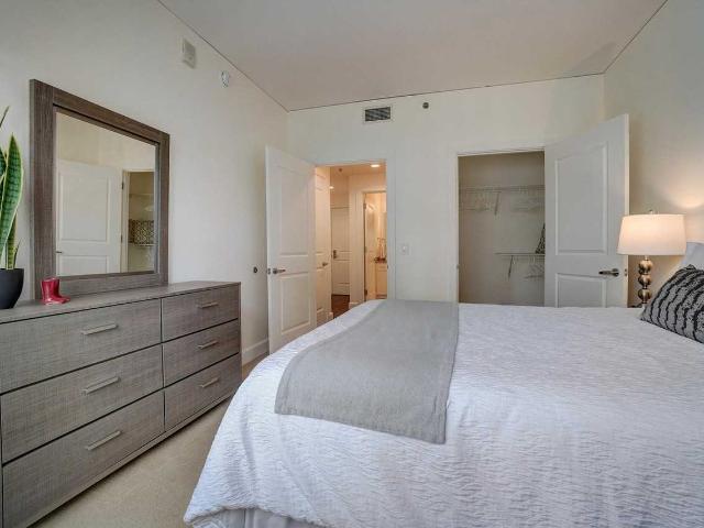 Burlington Tower 1 Bedroom Apartment for Rent at 900 Nw Lovejoy St, Portland, OR 97209 Pearl