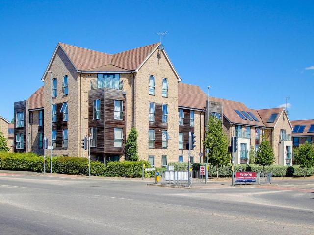 Burlton Road, Cambridge CB3, 2 bed flat to rent, £1,600 pcm | PrimeLocation