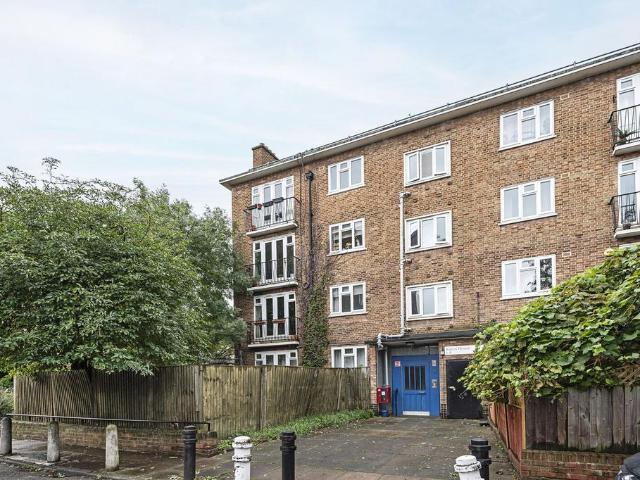 Burma Road, Stoke Newington, London, N16 2 bed flat to rent £2,500 pcm £577 pw