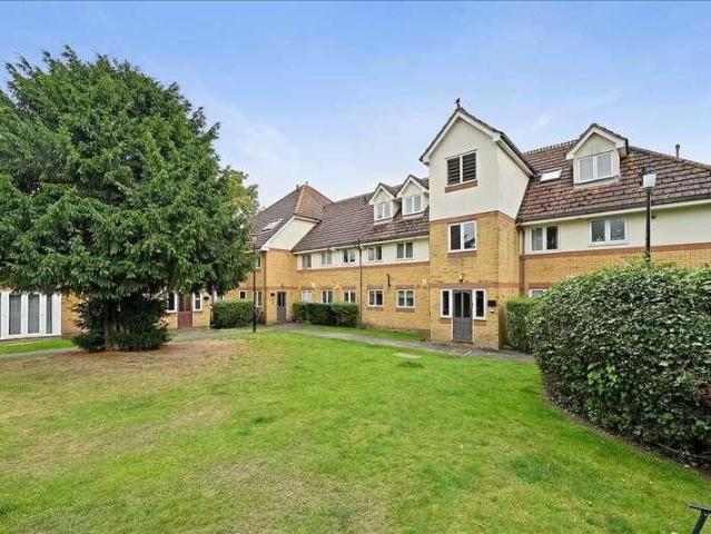 Burn Close, Addlestone, KT15