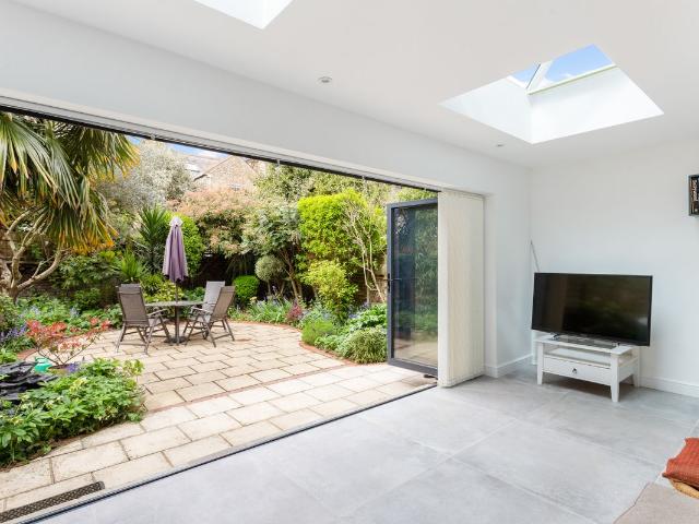 Burnaby Gardens, Chiswick, London W4, 2 bed flat to rent, £6,000 pcm | PrimeLocation