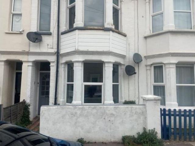 Burnaby Road, Southend On Sea SS1, 1 bed flat to rent, £800 pcm | PrimeLocation