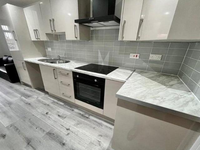 Burnage Lane, Manchester, M19 1 bed flat to rent £1,050 pcm £242 pw