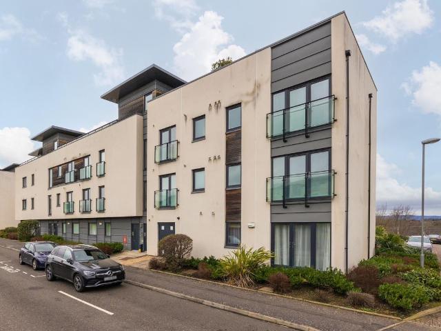 Burnbrae Drive, East Craigs, Edinburgh EH12, 3 bed flat to rent, £1,795 pcm | PrimeLocation