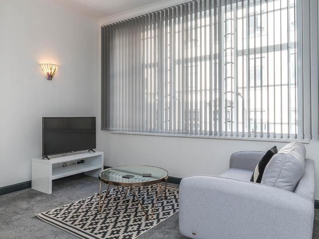 Burne Jones House, Bennetts Hill B2, 2 bed flat to rent, £1,000 pcm | PrimeLocation