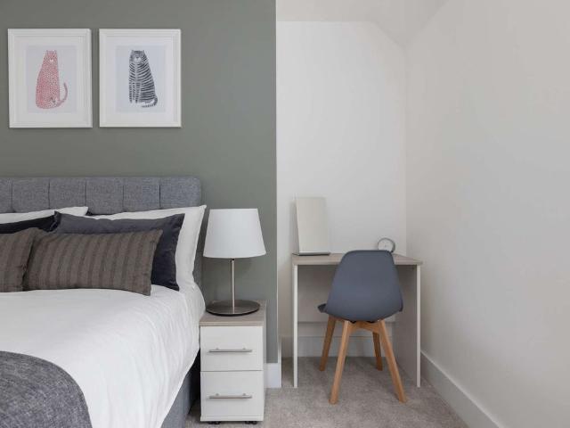 Burnell Avenue Room 8