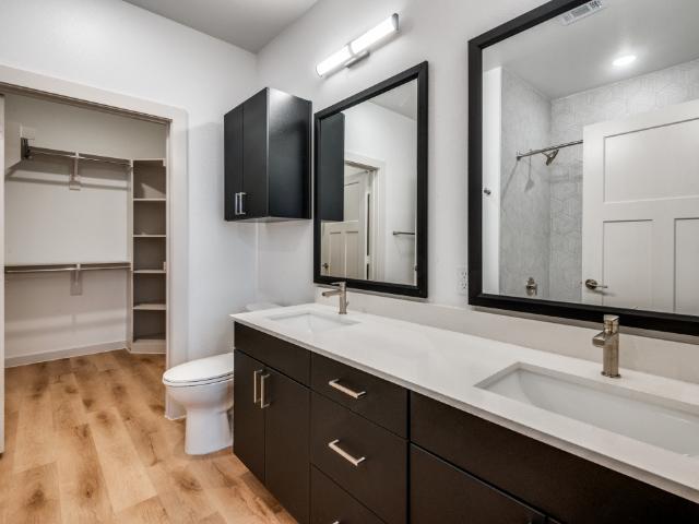 Burnett Lofts at Bishop Ridge 1 Bedroom Apartment for Rent at 511 N Ewing Ave, Dallas, TX 75203 Lake Cliff