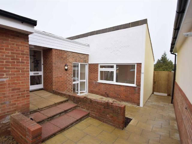 Burnett Park, Harlow CM19, 2 bed bungalow to rent, £1,650 pcm | PrimeLocation