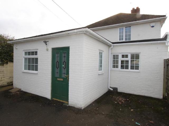 Burnetts Lane, West End SO30 3 bed detached house to rent £1,795 pcm £414 pw