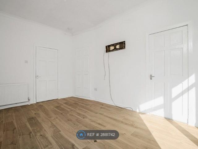 Burnfoot Drive, Glasgow G52, 3 bed flat to rent, £925 pcm | PrimeLocation