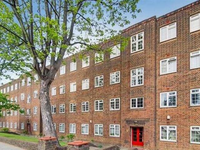 Burnham Court, Brent Street, 2 Bedroom Flat