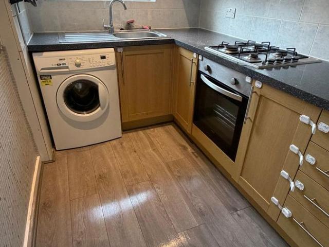 Burnham Crescent, Dartford DA1, 2 bed flat to rent, £2,300 pcm | PrimeLocation