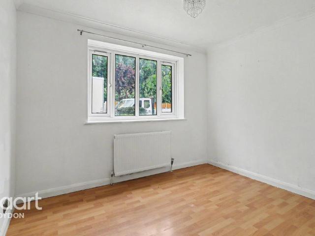 Burnham Gardens, CROYDON 2 bed flat to rent £1,600 pcm £369 pw