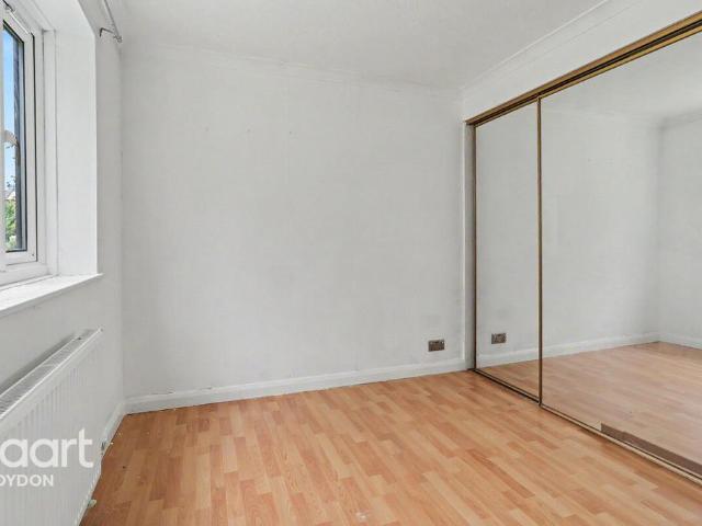 Burnham Gardens, CROYDON 2 bed flat to rent £1,600 pcm £369 pw