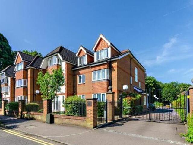 Burnham Gate, Guildford, 2 Bedroom Flat