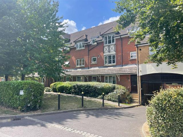 Burnham Heights, Goldsworthy Way, Burnham SL1, 1 bed flat to rent, £1,250 pcm | PrimeLocation