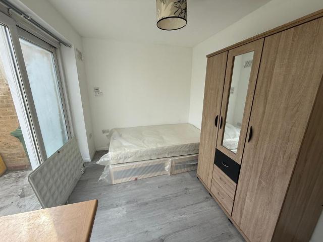 Burnham Road, Dagenham RM9, Studio to rent, £925 pcm | PrimeLocation