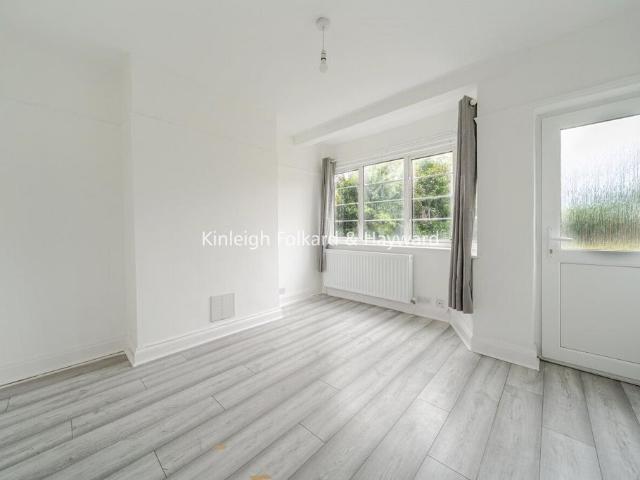 Burnham Road, Dartford, Kent, DA1 2 bed maisonette to rent £1,350 pcm £312 pw
