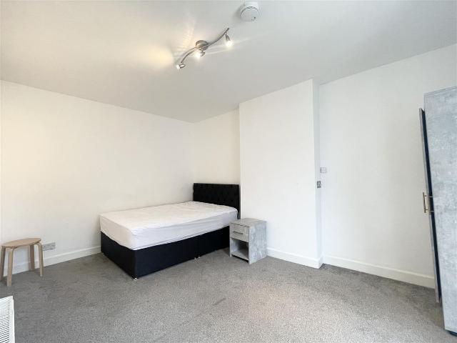 Burnley Road, Briercliffe, Burnley BB10, Room to rent, £563 pcm | PrimeLocation