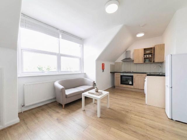 Burnley Road, Dollis Hill NW10, 2 bed flat to rent, £1,770 pcm | PrimeLocation