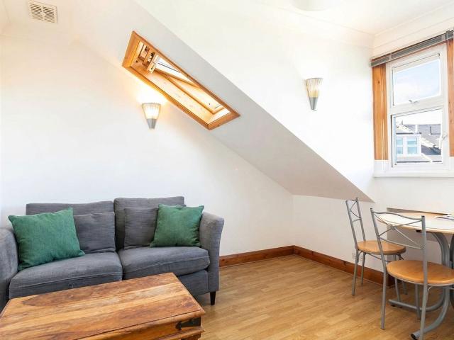 Burnley Road, London NW10, 2 bed flat to rent, £1,800 pcm | PrimeLocation