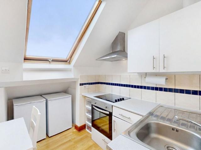 Burnley Road, London NW10, Studio to rent, £1,250 pcm | PrimeLocation
