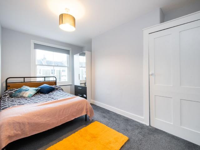 Burnley Road, London SW9, Room to rent, £1,150 pcm | PrimeLocation