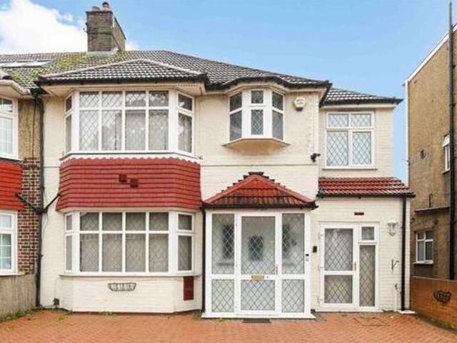 Burns Way, Heston, 5 Bedroom Semi detached