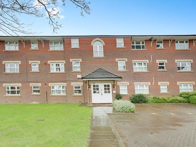 Burns Close, Billericay CM11, 2 bed flat to rent, £1,450 pcm | PrimeLocation