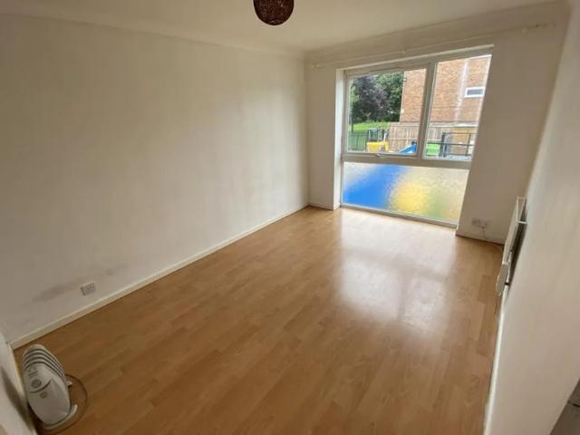 Burns Drive, HEMEL HEMPSTEAD