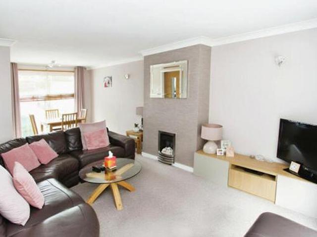 Burns Park, East Kilbride, 3 Bedroom Terraced