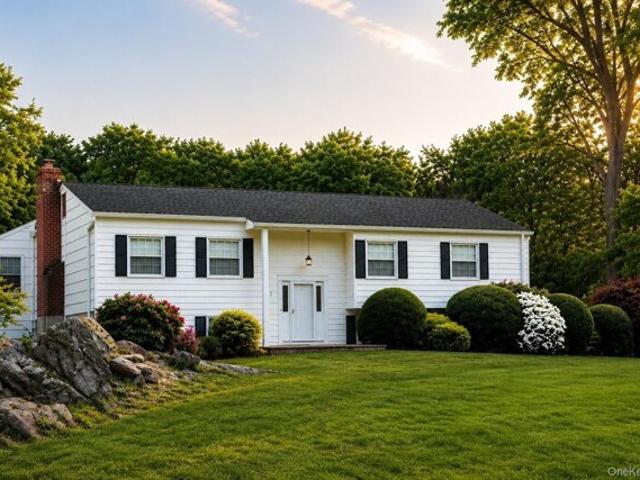 Burns Pl, Briarcliff Manor, Home For Sale
