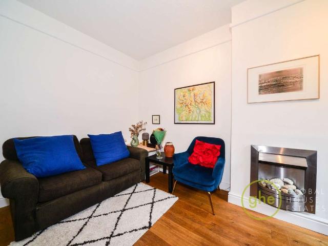 Burns Road, Battersea, London SW11, 2 bed flat to rent, £2,700 pcm | PrimeLocation