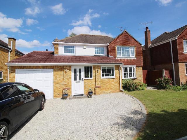Burns Road, Crawley, West Sussex. RH10, 3 bed property to rent, £2,600 pcm | PrimeLocation