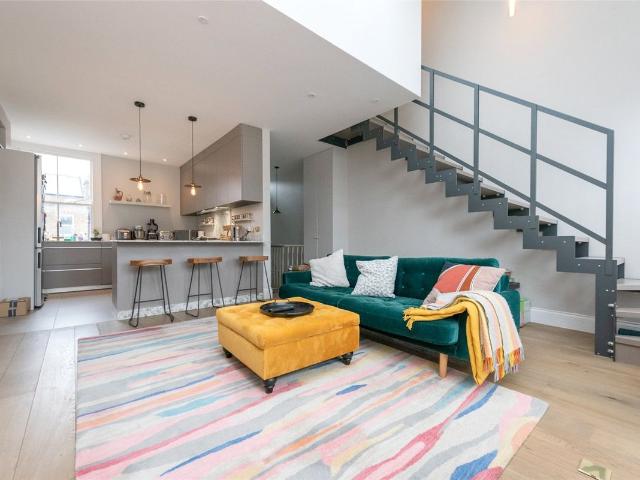 Burns Road, London NW10, 2 bed flat to rent, £2,600 pcm | PrimeLocation