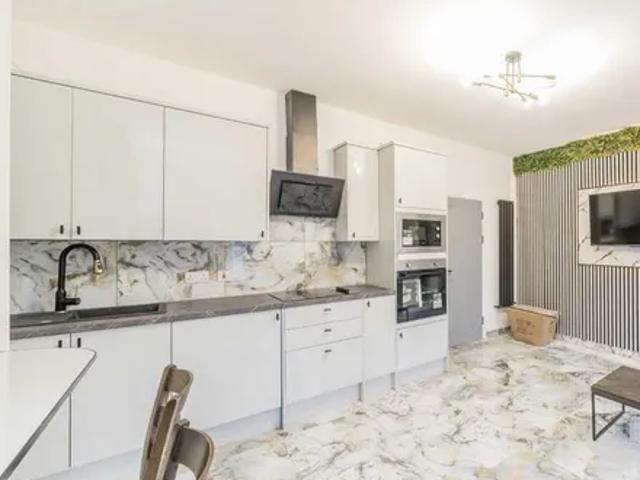 Burns Road, London, NW10 4DY, United Kingdom | 2 bed apartment for rent #140657603 | Rentberry