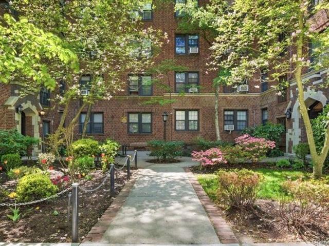 Burns St Unit B, Forest Hills, Property For Sale