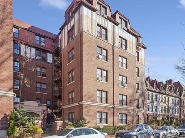 Burns St Apt H, Forest Hills, Property For Sale