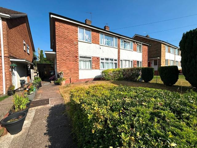 Burnside Way, Birmingham B31, 2 bed maisonette to rent, £1,100 pcm | PrimeLocation