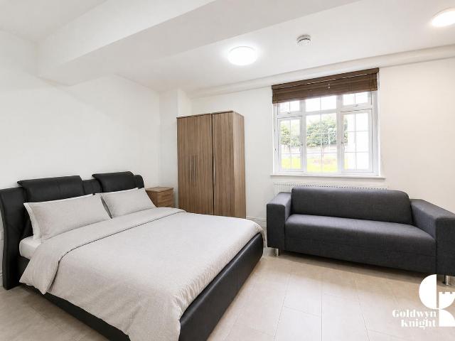 Burnside Road, Dagenham RM8, 1 bed flat to rent, £1,600 pcm | PrimeLocation